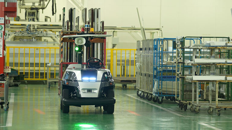 パナソニックグループ会社へ自動運転搬送サービスを試験導入 | ニュース | 【eve auto イヴ オート】従来のAGVでは叶わなかった屋外搬送を実現